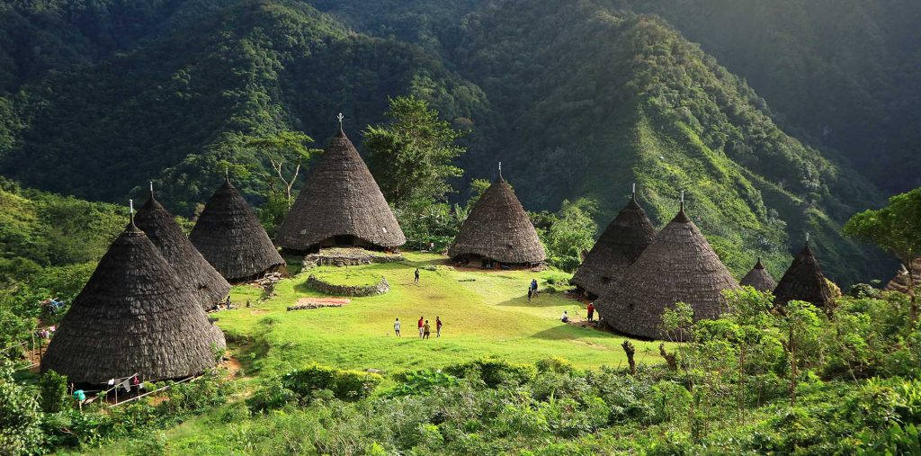 10 Reasons Why Visiting the Lesser Sunda Islands is an INCREDIBLE ...